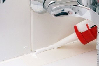 Réussir ses joints de silicone et de mastic - Astuces Pratiques